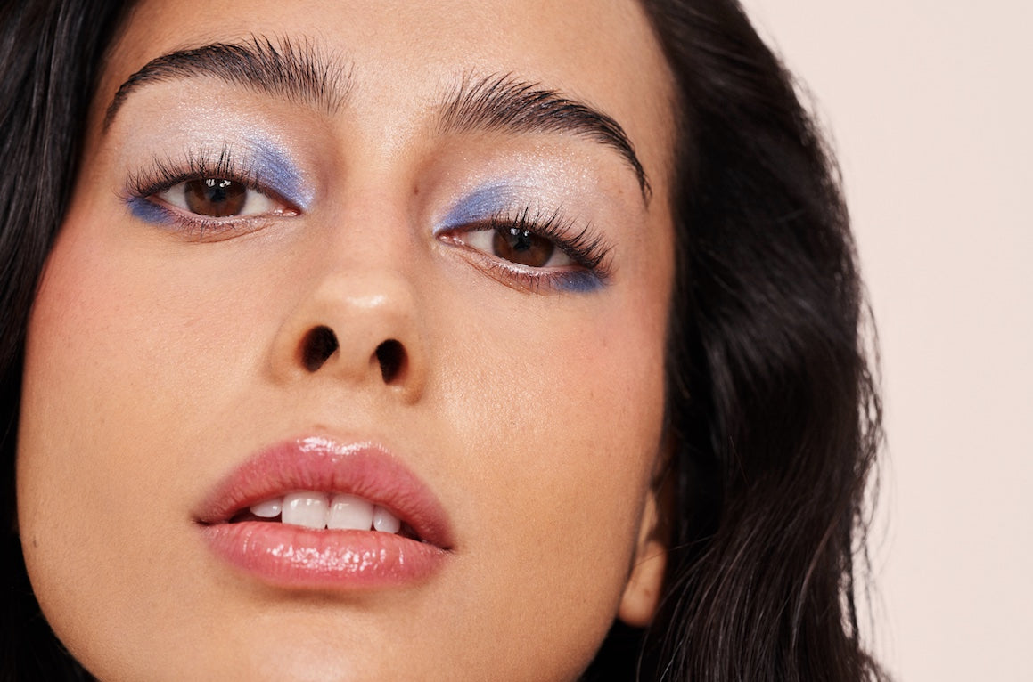 Sal de fiesta con estos tres makeup looks azules – Aora Makeup